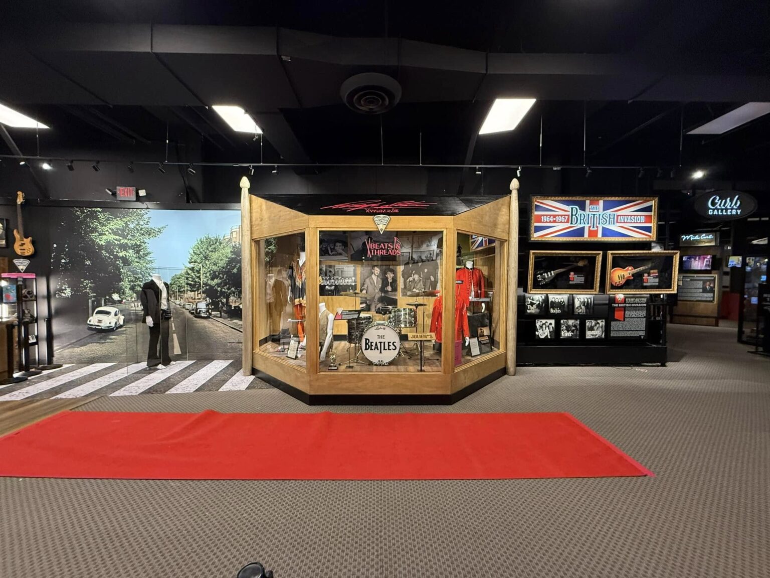 RINGO STARR LAUNCHED HIS "BEATS & THREADS EXHIBIT IN NASHVILLE ...